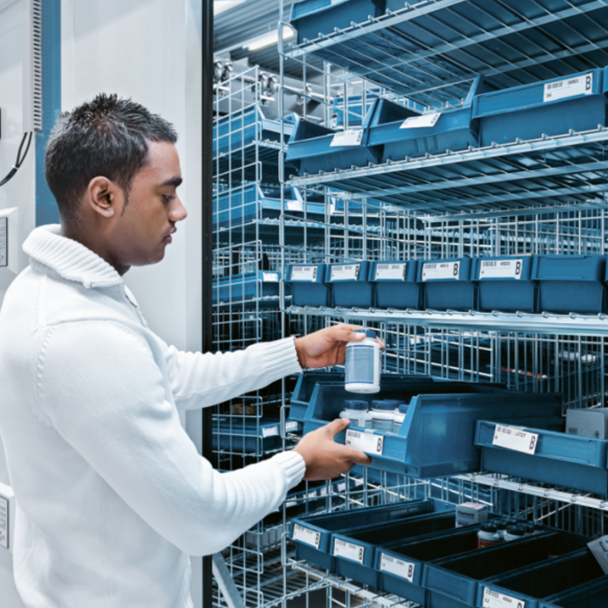 Kardex – Horizontal Carousel Module – All Products | DKSH Technology